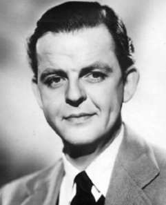 David Tomlinson Birthday, Real Name, Age, Weight, Height, Family, Facts ...