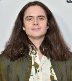 Miles Robbins Birthday, Real Name, Age, Weight, Height, Family, Facts ...