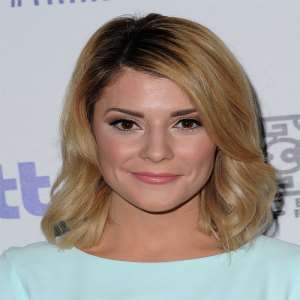 Grace Helbig Birthday, Real Name, Age, Weight, Height, Family, Facts ...