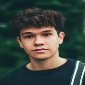 Sebastian Olzanski Birthday, Real Name, Age, Weight, Height, Family ...