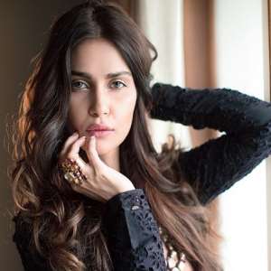 Lisha Sharma Birthday, Real Name, Age, Weight, Height, Family, Facts ...
