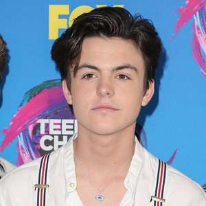 Blake Richardson Birthday, Real Name, Age, Weight, Height, Family ...