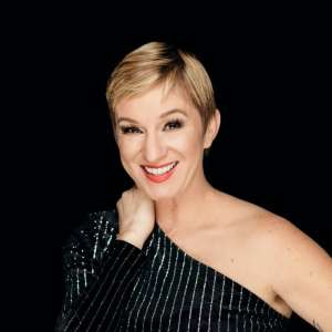 Crystal Lewis Birthday, Real Name, Age, Weight, Height, Family, Facts ...