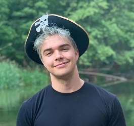 Austin Sprinz Birthday, Real Name, Age, Weight, Height, Family, Facts ...