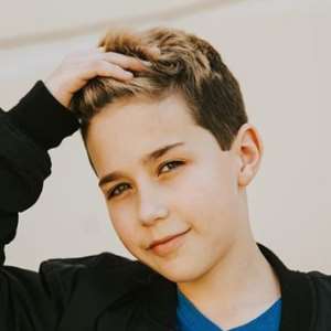 Ashton Rowland Birthday, Real Name, Age, Weight, Height, Family, Facts ...