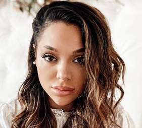Gabi DeMartino Birthday, Real Name, Age, Weight, Height, Family, Facts ...