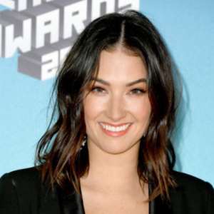 Madeline Whitby Birthday, Real Name, Age, Weight, Height, Family, Facts ...