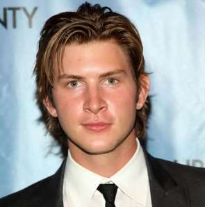 Greyston Holt Birthday, Real Name, Age, Weight, Height, Family, Facts ...