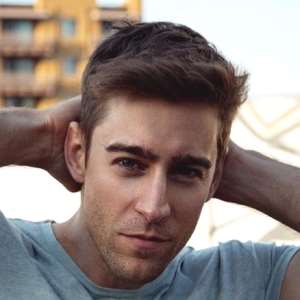 Luke Guldan Birthday, Real Name, Age, Weight, Height, Family, Facts ...