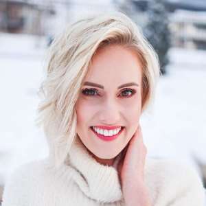 Ellie Griffiths Mecham Birthday, Real Name, Age, Weight, Height, Family ...