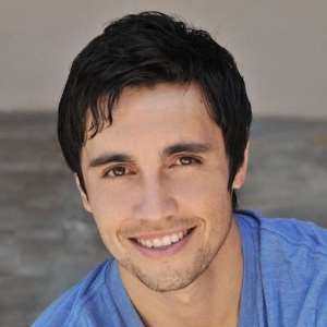 Chester See Birthday, Real Name, Age, Weight, Height, Family, Facts ...