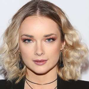 Allie MacDonald Birthday, Real Name, Age, Weight, Height, Family, Facts ...