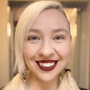 Martina Stawski Birthday, Real Name, Age, Weight, Height, Family, Facts ...