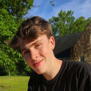 Max Reisinger Birthday, Real Name, Age, Weight, Height, Family, Facts ...