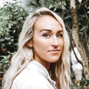 Nicole Hocking Birthday, Real Name, Age, Weight, Height, Family, Facts ...