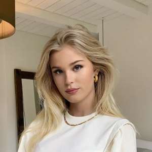 Victoria Garber Birthday, Real Name, Age, Weight, Height, Family, Facts ...