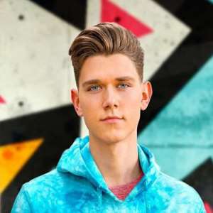 Devan Key Birthday, Real Name, Age, Weight, Height, Family, Facts ...