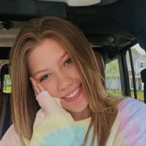 Taylor Bouslog Birthday, Real Name, Age, Weight, Height, Family, Facts ...