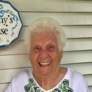 Granny Smith (Instagram Star) Birthday, Real Name, Age, Weight, Height ...