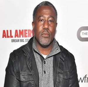 E Roger Mitchell Birthday, Real Name, Age, Weight, Height, Family ...