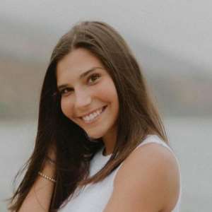 Hope Pitman Birthday, Real Name, Age, Weight, Height, Family, Facts ...