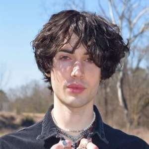 Garrett Overboe Birthday, Real Name, Age, Weight, Height, Family, Facts ...