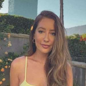 Caitlin Bea Birthday, Real Name, Age, Weight, Height, Family, Facts ...