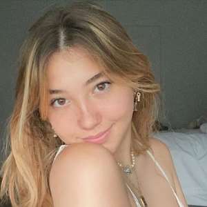 Sophia Fone Birthday, Real Name, Age, Weight, Height, Family, Facts ...