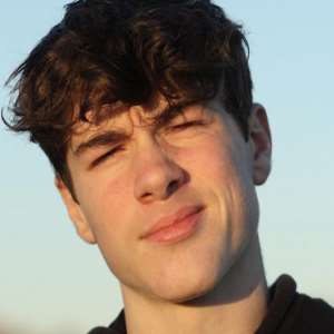 Tyler Reed (TikTok) Birthday, Real Name, Age, Weight, Height, Family ...