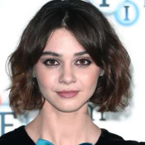 Emma Appleton Birthday, Real Name, Age, Weight, Height, Family, Facts ...