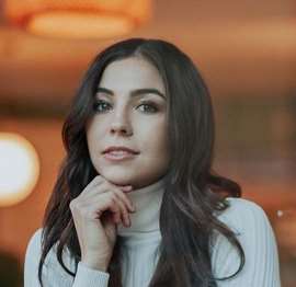 Joelle Farrow Birthday, Real Name, Age, Weight, Height, Family, Facts ...