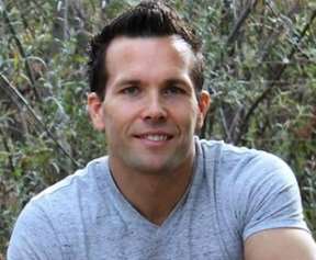 Travis Dean (YouTuber) Birthday, Real Name, Age, Weight, Height, Family ...