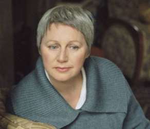 Elizabeth Fraser Birthday, Real Name, Age, Weight, Height, Family ...