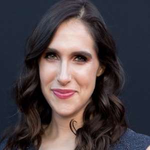 Megan Amram Birthday, Real Name, Age, Weight, Height, Family, Facts ...