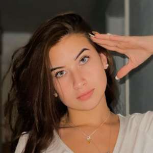 Hannah Rylee Birthday, Real Name, Age, Weight, Height, Family, Facts ...