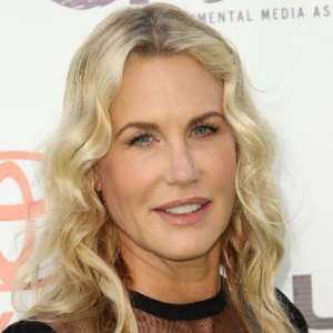Daryl Hannah Birthday, Real Name, Age, Weight, Height, Family, Facts ...