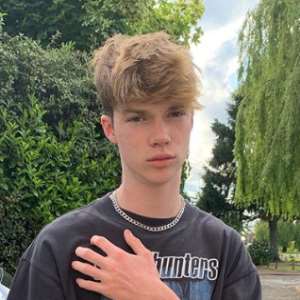 Max Ragan Birthday, Real Name, Age, Weight, Height, Family, Facts ...