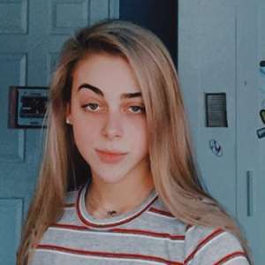 Emma Lively Birthday, Real Name, Age, Weight, Height, Family, Facts ...