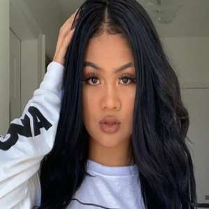 Carly Sarah Birthday, Real Name, Age, Weight, Height, Family, Facts ...