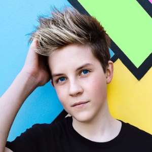 Prezley Lea Birthday, Real Name, Age, Weight, Height, Family, Facts ...