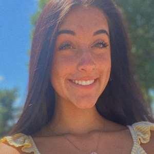 Taylor Mackenzie (TikTok Star) Birthday, Real Name, Age, Weight, Height ...