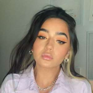 Poche (YouTuber) Birthday, Real Name, Age, Weight, Height, Family ...