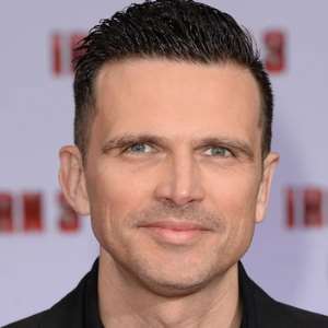 Ashley Hamilton Birthday, Real Name, Age, Weight, Height, Family, Facts ...