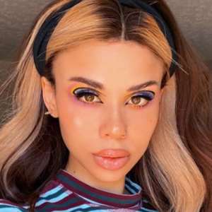 Eleanor Barnes Birthday, Real Name, Age, Weight, Height, Family, Facts ...