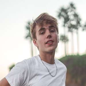 Bryce Parker Birthday, Real Name, Age, Weight, Height, Family, Facts ...