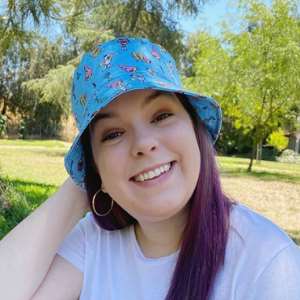 Lizzy Jones Birthday, Real Name, Age, Weight, Height, Family, Facts ...