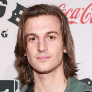 Peter Vack Birthday, Real Name, Age, Weight, Height, Family, Facts ...