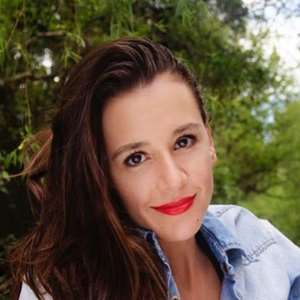 Laura Azcurra Birthday, Real Name, Age, Weight, Height, Family, Facts ...