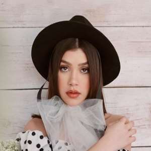 Eloisa Os Birthday, Real Name, Age, Weight, Height, Family, Facts ...