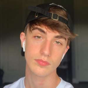 William Fisher (Instagram Star) Birthday, Real Name, Age, Weight ...